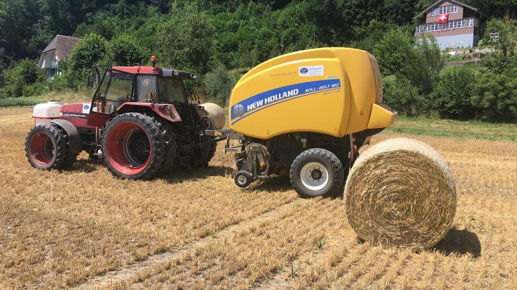 Pressen im Oberaargau - Rundballen, Siloballen, Hartpressen bei Glauser ...